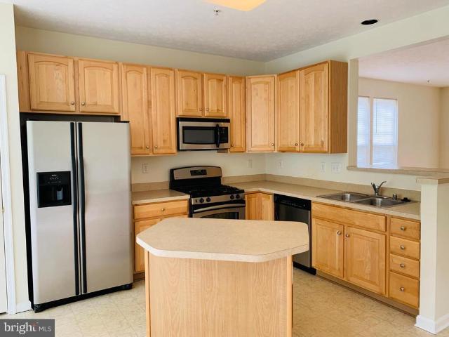 1481 Pangbourne Way