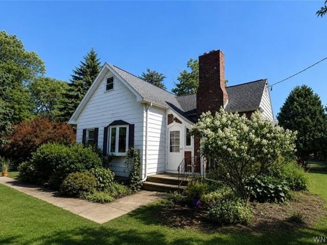 1481 Quaker Rd, Orchard Park, NY 14127