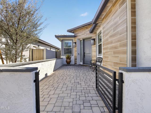 1481 w calle de flores