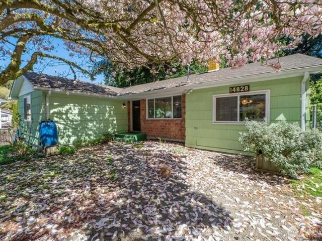 14828 Ashworth Ave N, Shoreline, WA 98133