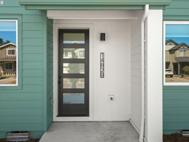 14828 NE Couch St Unit 5, Portland, OR 97230