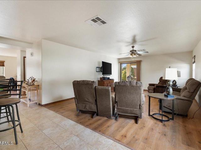 1482 stratford place