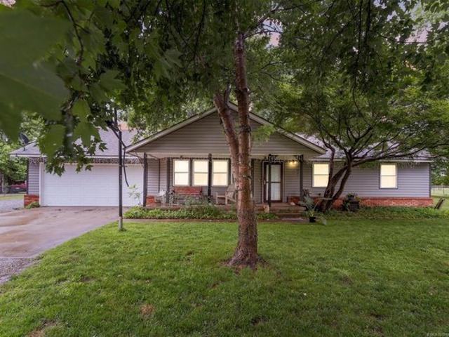 14830 Cedar Dr, Claremore, OK 74017
