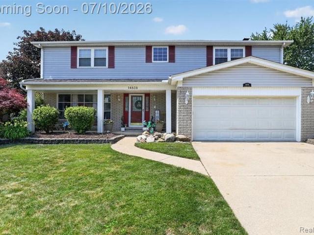 14838 Williams Ct, Gibraltar, MI 48173