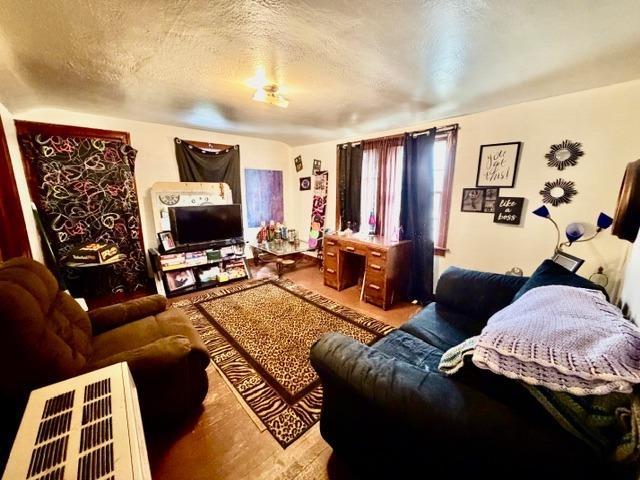 1483 Elm St, Green Bay, WI 54302 | MLS #50316 | Compass