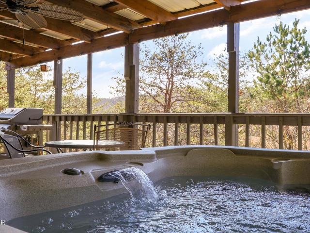 1483 Honey Oaks Way