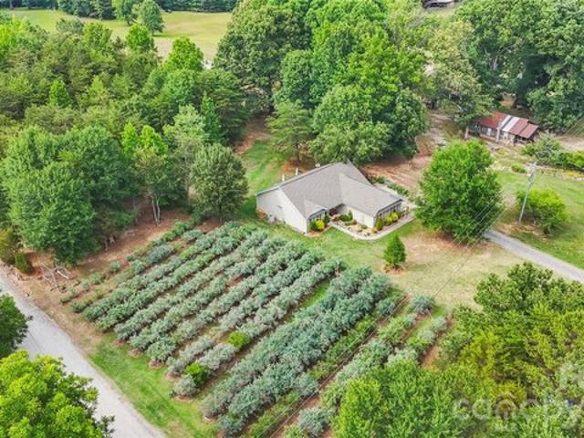 1483 Hopewell Church Rd, Catawba, NC 28609