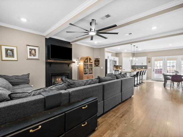 1483 Kingbird Dr, Clarksville, TN 37040 | MLS #3118 | Compass