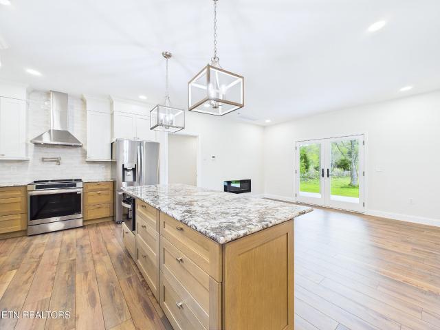 1483 Reagan Valley Rd