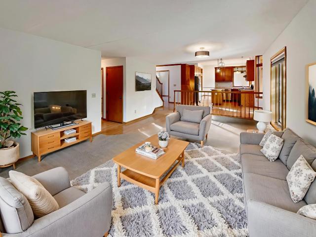 1483 th Ave N, Plymouth, MN 55446 | MLS #6809 | Compass