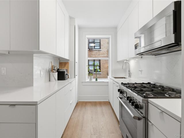 148 09 Northern Boulevard 3C