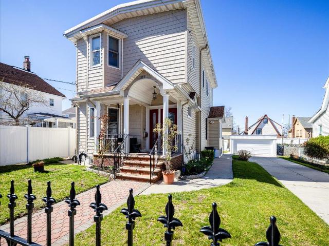 148 1 th Avenue | Compass