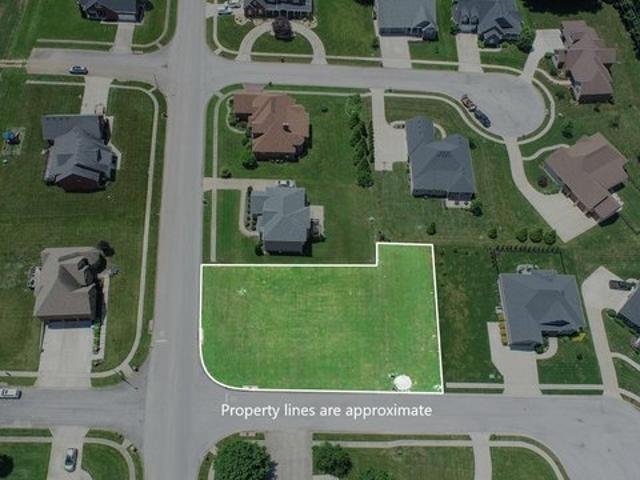 148 Cross Creek Dr, Paris, KY 40361