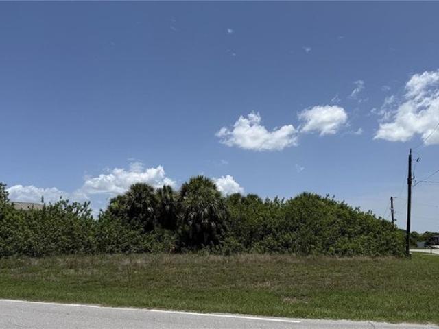 148 April Rd, Rotonda West, FL 33947