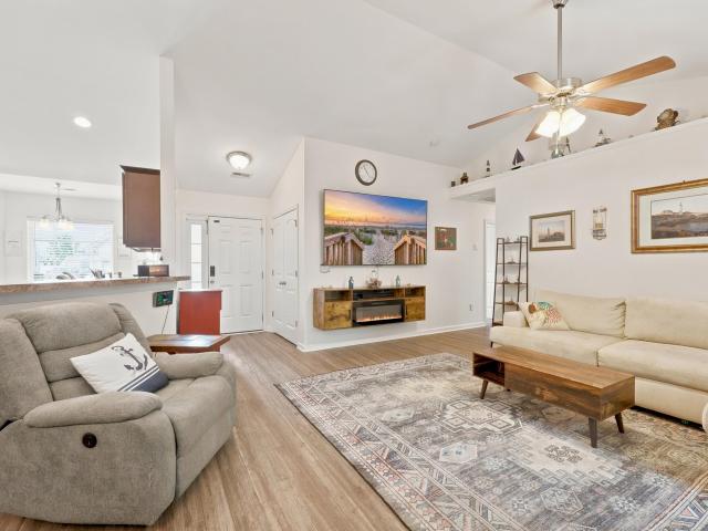 148 Balsa Dr