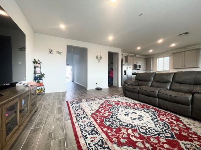 148 Bennington Dr
