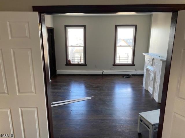 148 Garside St
