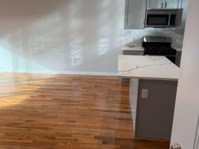 148 Dewey St # 3