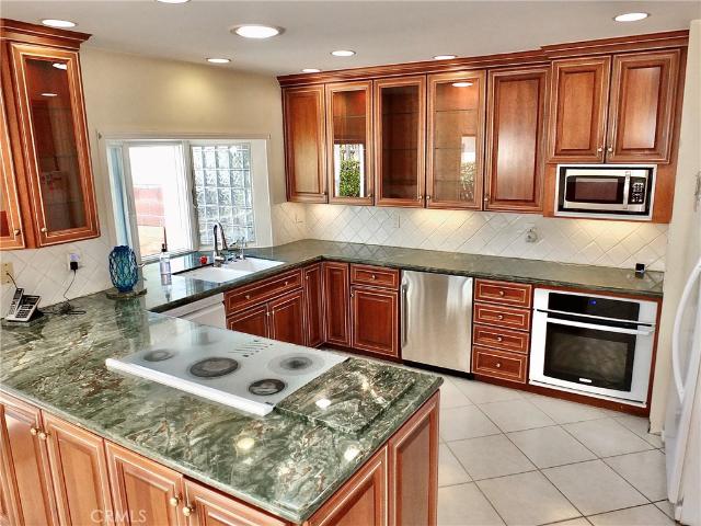 148 E 36th Street