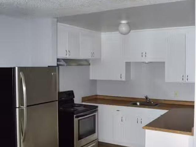 148 E. William Apt 30 College Spaces