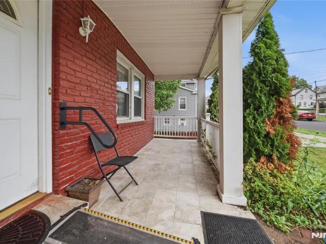 148 End Avenue