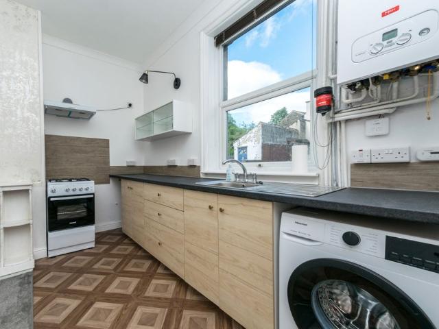 148 FOUNTAIN STREET MORLEY LEEDS LS27 0PX
