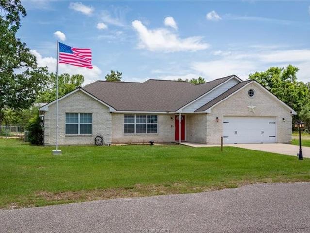 148 Fairway Cir, Hilltop Lakes, TX 77871