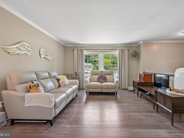 148 Holly Parkway