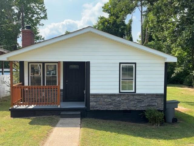 148 Loop St, Wellford, SC 29385