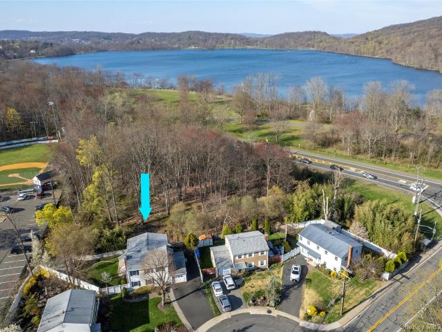 148 Lake Rd, Valley Cottage, NY 10920 | MLS #986394 | Compass