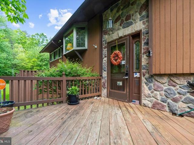 148 Magothy Beach Rd, Pasadena, MD 21122