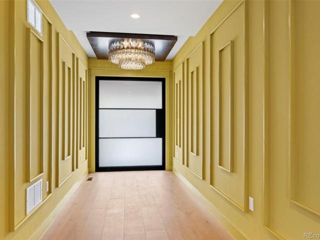 148 S Grape Street