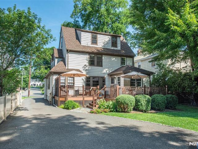 148 Smull Avenue