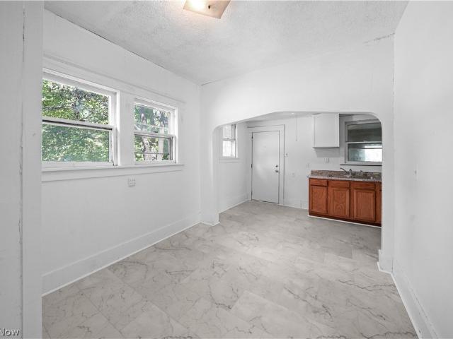 148 Saint Louis Avenue
