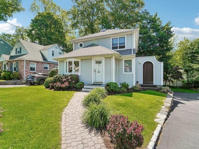 148 Seacord Rd, New Rochelle, NY 10804