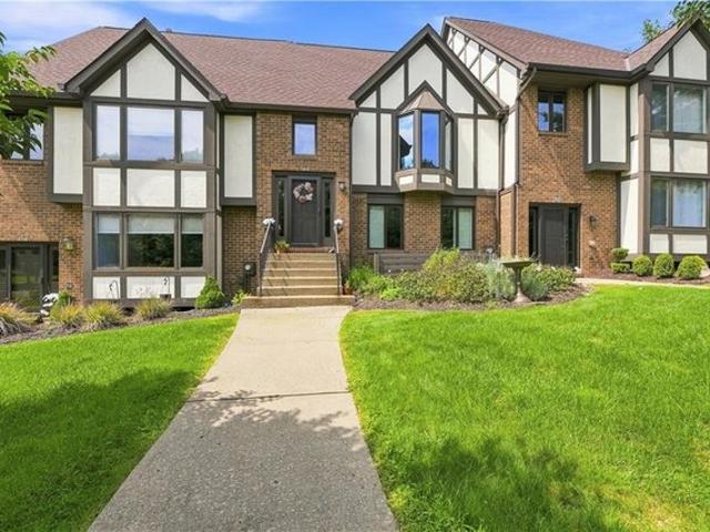 148 Shadow Ridge Dr, Pittsburgh, PA 15238