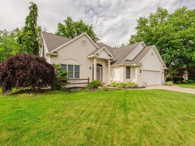148 Springbrook Dr, Fremont, OH 43420