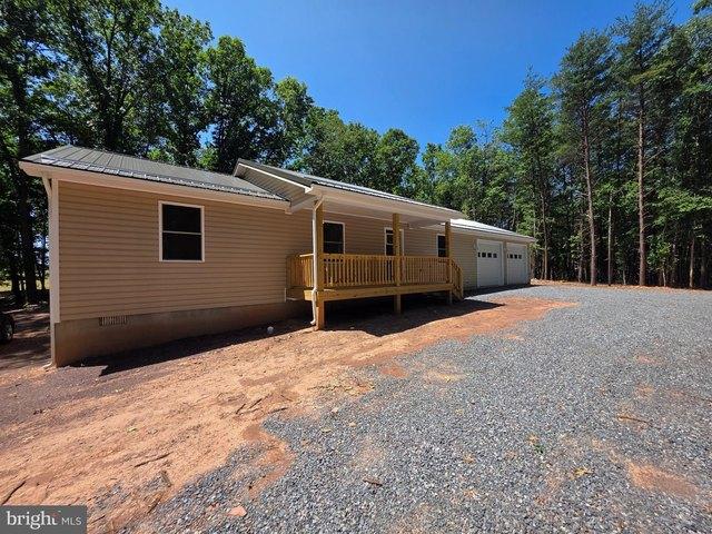 148 Ponds Ct, Berkeley Springs, WV 25411