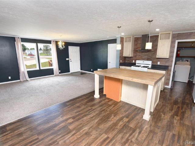 148 Pheasant Lane