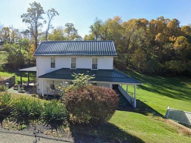 148 Pig Ln, Grindstone, PA 15442