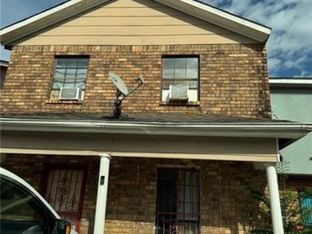 148 Westpark Ct, New Orleans, LA 70114
