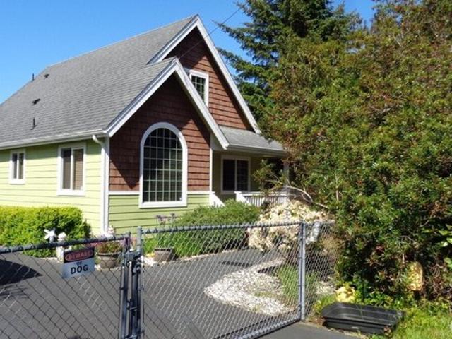 148 Wishkah St SW, Ocean Shores, WA 98569