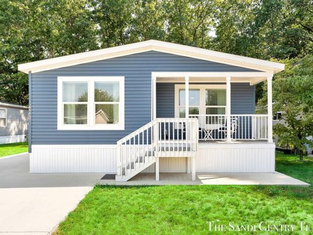 14940 Saint Lawrence Dr, Spring Lake, MI 49456