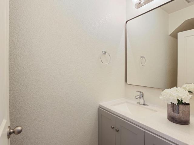 1494 Hearthsong Dr, Manteca, CA 95337 | MLS #226053