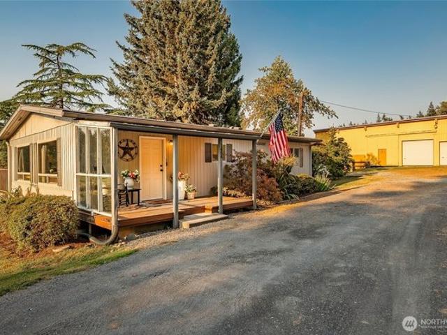 1494 Van Wyck Rd, Bellingham, WA 98226