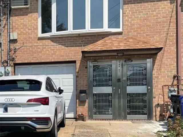 14951 Ash Ave, Flushing, NY 11355