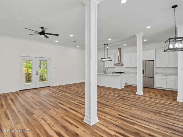 14951 Longwood Lane