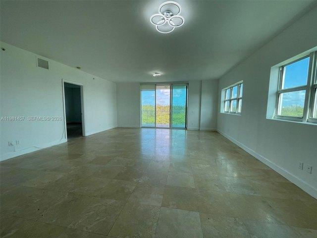 14951 Royal Oaks Ln Apt 709, North Miami, FL 33181