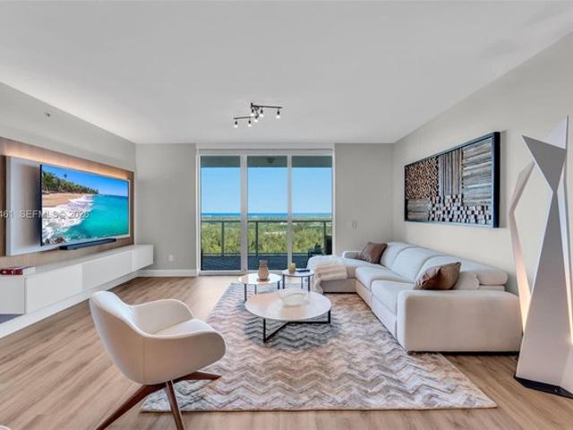 14951 Royal Oaks Ln Apt 2201, North Miami, FL 33181