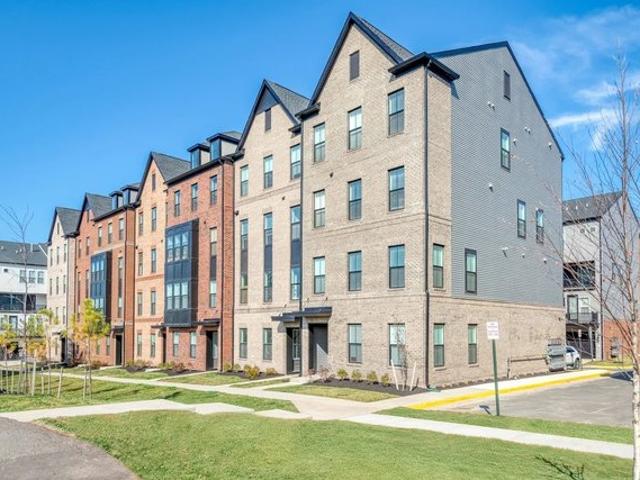 14954 Deco Cir, Chantilly, VA 20151